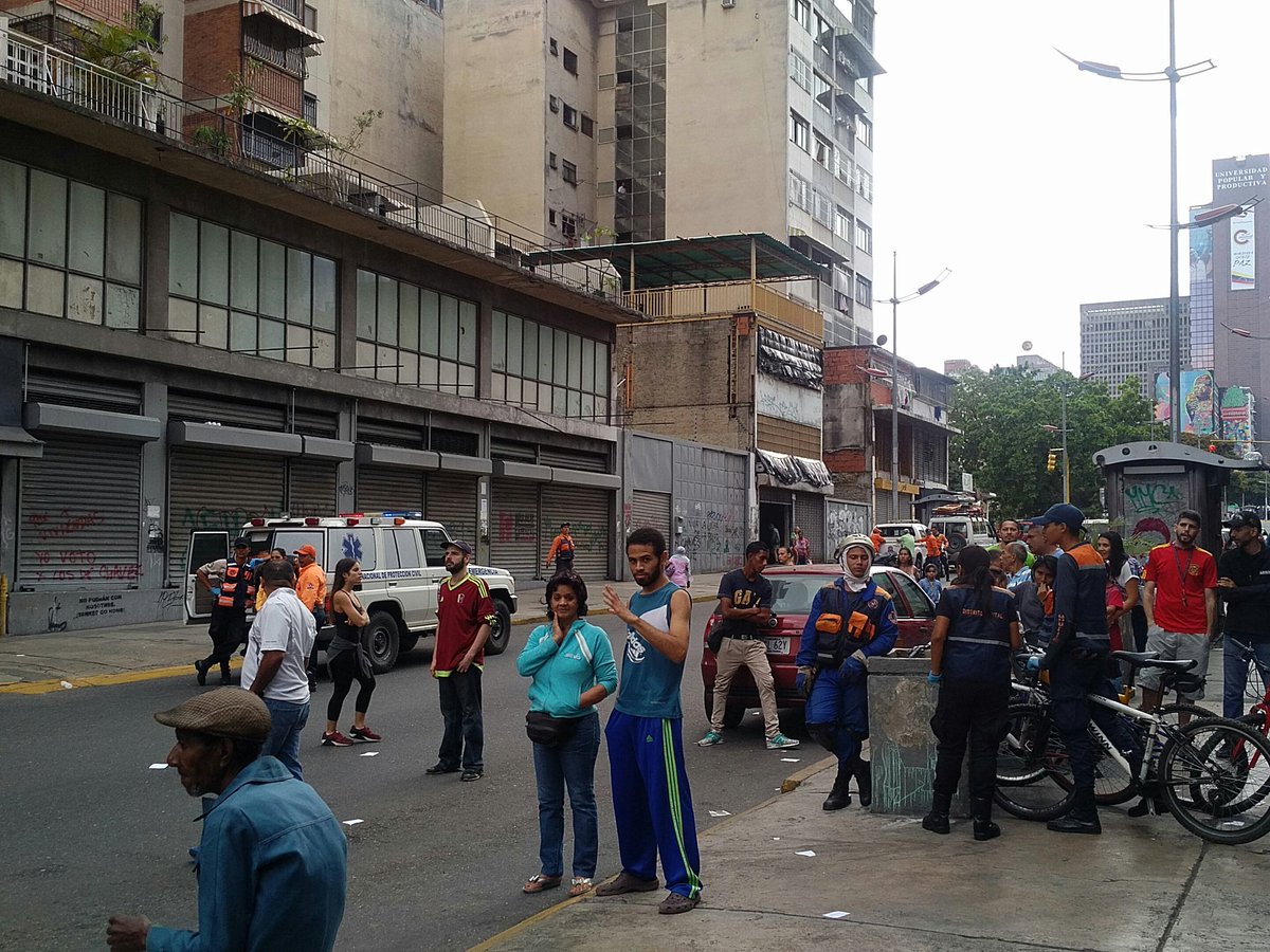 Así fue el incendio de este 13Feb en La Candelaria (Fotos) - ACN