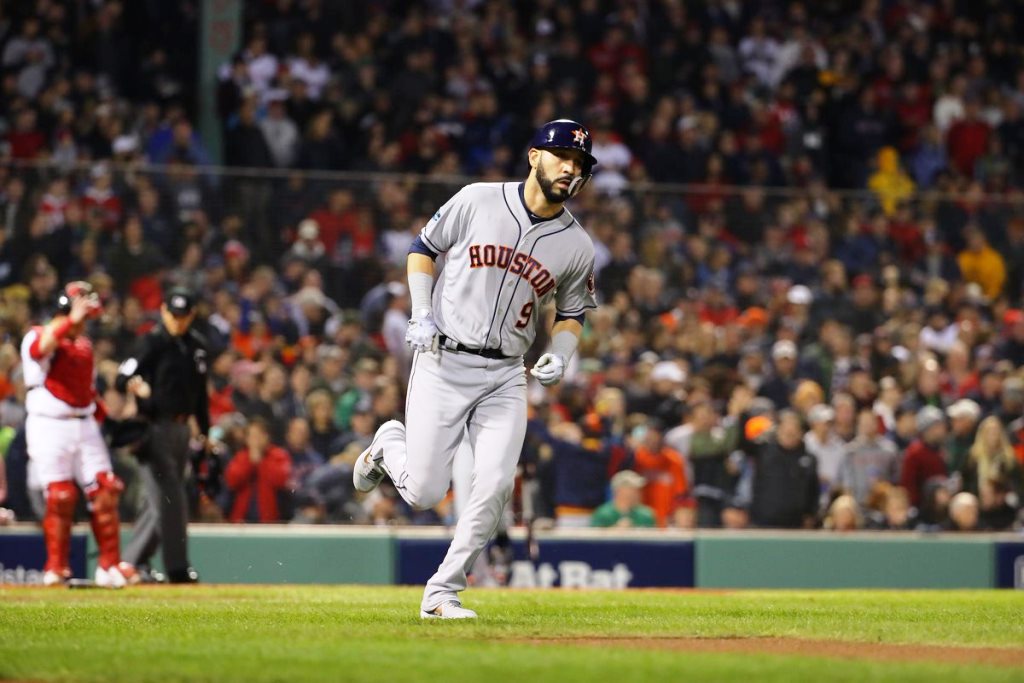 Marwin la sacó pero Boston fue más para emparejar la Serie con Houston