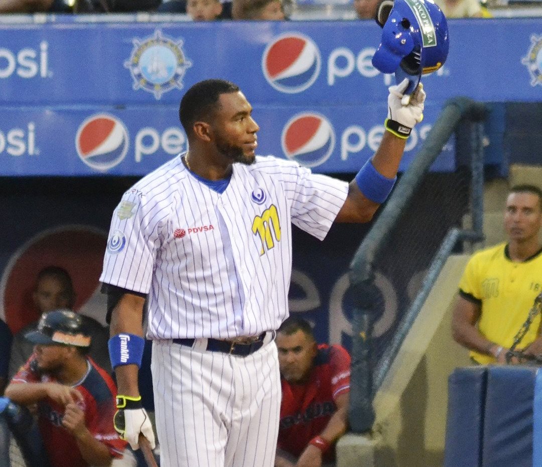 Endy Chávez llegó 600 cohetes y se unió a "Camaleón" Garcia (+ vídeo)