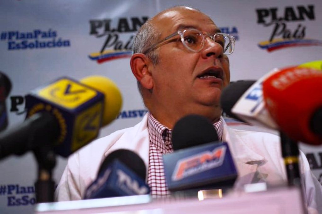 Doctor Julio Castro tiene coronavirus y se aisla en su casa