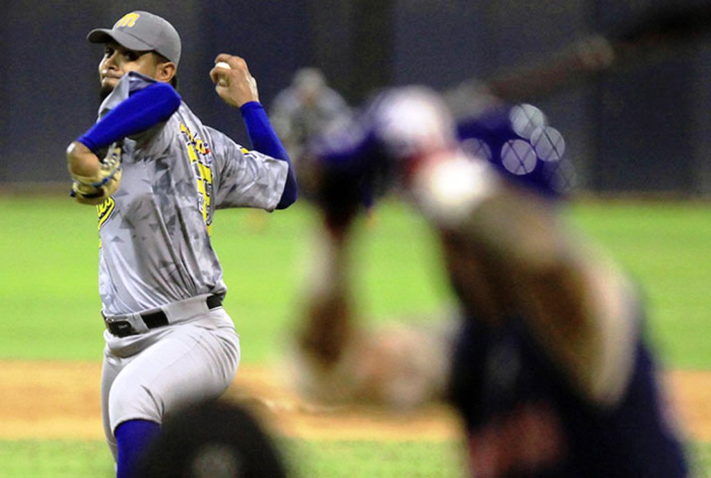 Erick Leal Pitcher del Año - noticiasACN
