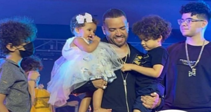 Nacho se reunió con todos sus hijos antes de un concierto en Miami - ACN
